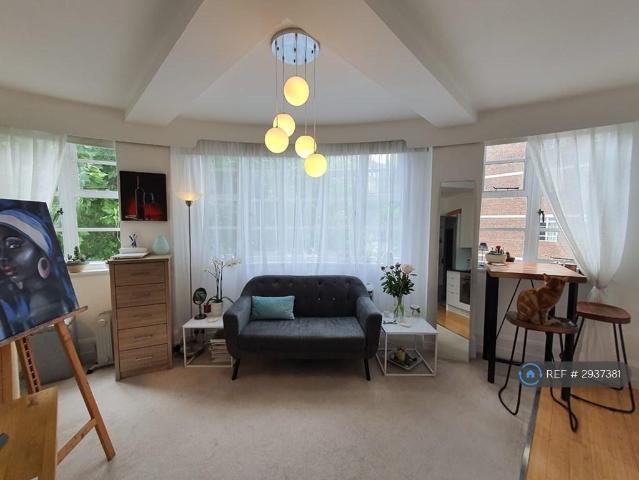 Sloane Avenue Mansions, London, SW3 Studio to rent £2,300 pcm £531 pw