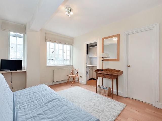 Sloane Avenue, Chelsea, London, SW3