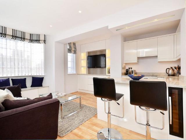 Sloane Avenue, Chelsea, London, SW3 1 bed flat to rent £2,600 pcm £600 pw