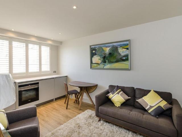 Sloane Avenue, Chelsea, London, SW3 1 bed flat to rent £2,701 pcm £623 pw
