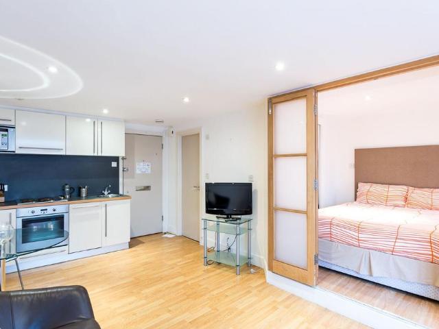 Sloane Avenue, Chelsea, London, SW3 1 bed flat to rent £5,200 pcm £1,200 pw