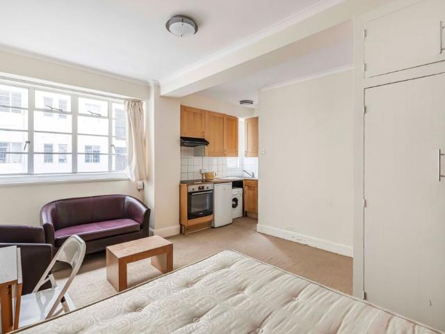 Sloane Avenue, Chelsea, London, SW3