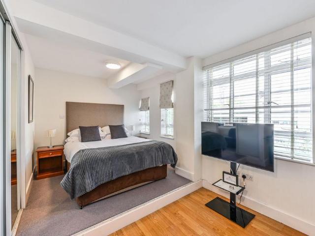 Sloane Avenue, Chelsea, London, SW3 Studio to rent £4,767 pcm £1,100 pw