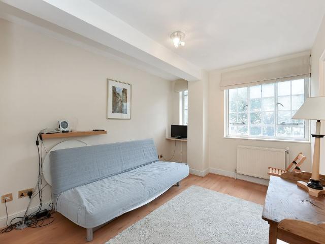 Sloane Avenue, Chelsea, London SW3, Studio to rent, £1,625 pcm | PrimeLocation