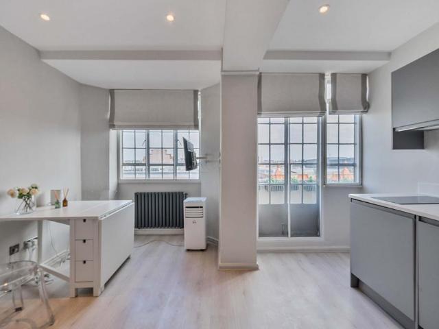 Sloane Avenue, Chelsea, London, SW3 Studio to rent £2,145 pcm £495 pw