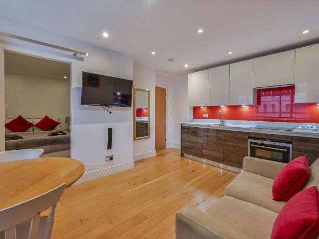 Sloane Avenue, Chelsea, London SW3, Studio to rent, £2,750 pcm | PrimeLocation