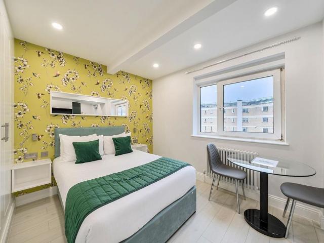 Sloane Avenue, Chelsea, London, SW3 Studio to rent £3,898 pcm £900 pw