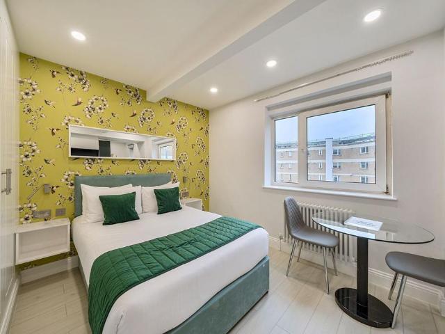 Sloane Avenue, Chelsea, London, SW3 Studio to rent £3,898 pcm £900 pw