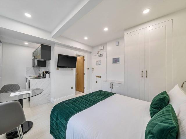 Sloane Avenue, Chelsea, London SW3, Studio to rent, £3,898 pcm | PrimeLocation