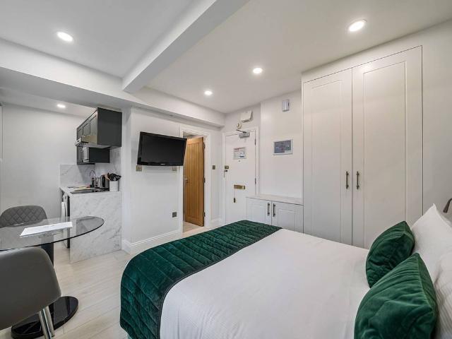 Sloane Avenue, Chelsea, London SW3, Studio to rent, £3,898 pcm | PrimeLocation