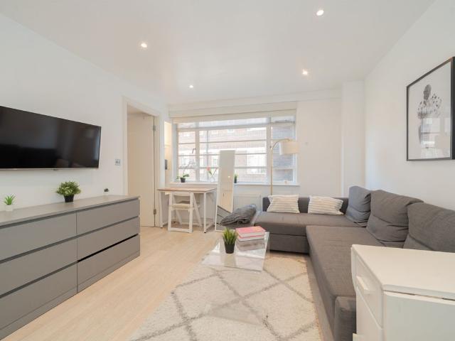 Sloane Avenue, Chelsea SW3, 1 bed flat to rent, £2,650 pcm | PrimeLocation