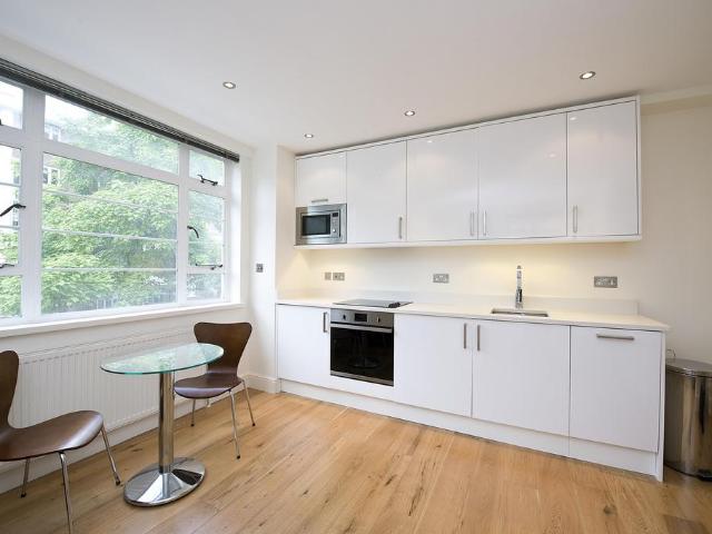 Sloane Avenue, London, SW3 1 bed flat to rent £2,817 pcm £650 pw