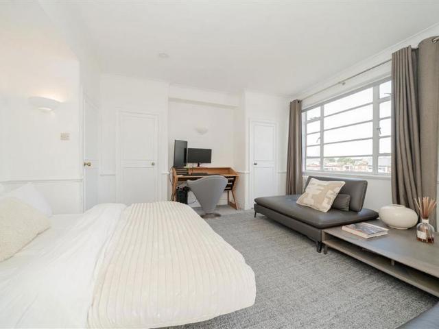 Sloane Avenue, London SW3 Studio to rent £2,427 pcm £560 pw