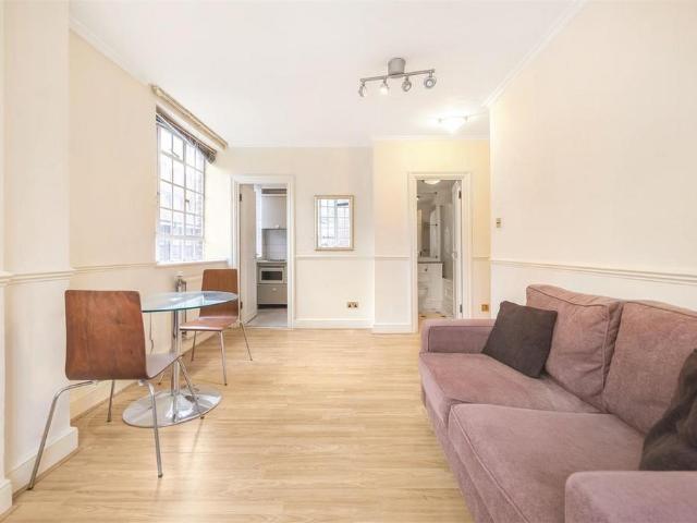 Sloane Avenue, SW3 1 bed flat to rent £2,817 pcm £650 pw