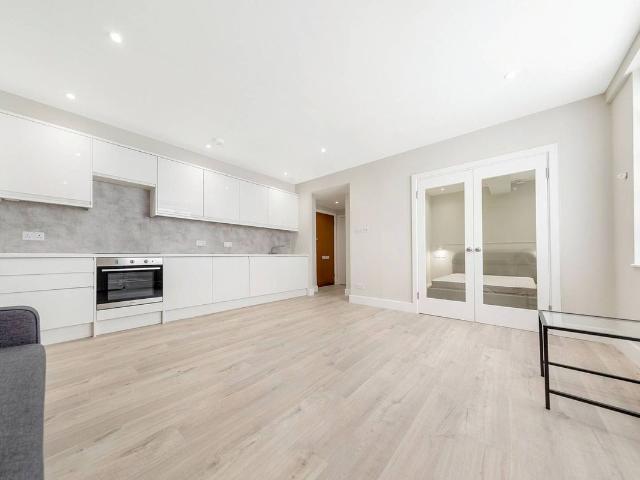 Nell Gwynn House, Sloane Square, London SW3, 1 bed flat to rent, £4,984 pcm | PrimeLocation