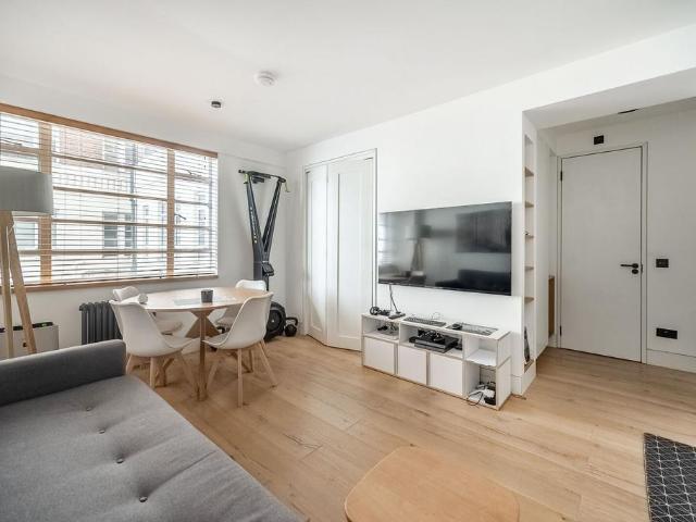 Sloane Avenue, Sloane Square, London. 1 bed flat to rent £3,900 pcm £900 pw