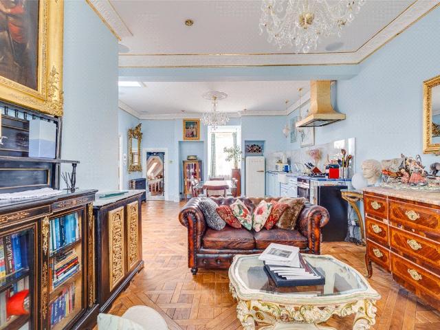 Sloane Gardens, Chelsea, London SW1W, 1 bed flat to rent, £3,900 pcm | PrimeLocation