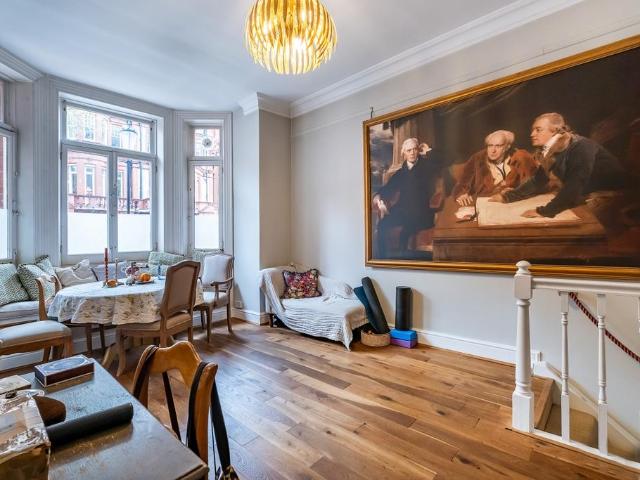 Sloane Gardens London SW1W 2 bed duplex to rent £4,333 pcm £1,000 pw