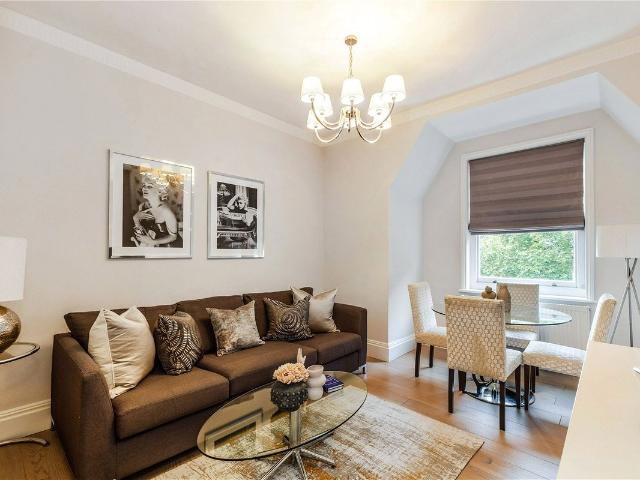 Sloane Gardens, London SW1W, 2 bed flat to rent, £4,983 pcm | PrimeLocation