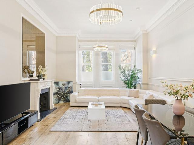 Sloane Gardens, London SW1W, 3 bed flat to rent, £21,667 pcm | PrimeLocation