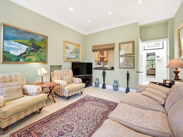 Sloane Gardens, Sloane Square SW1W, 3 bed maisonette to rent, £5,000 pcm | PrimeLocation