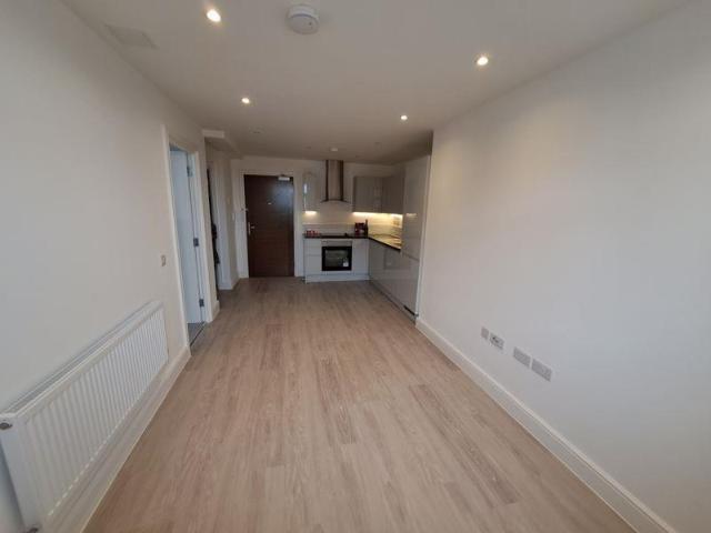 Sloane House, New Street, Aylesbury 1 bed apartment to rent £1,000 pcm £231 pw