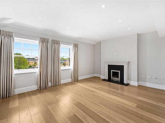Sloane Square, London SW1W, 3 bed flat to rent, £6,478 pcm | PrimeLocation