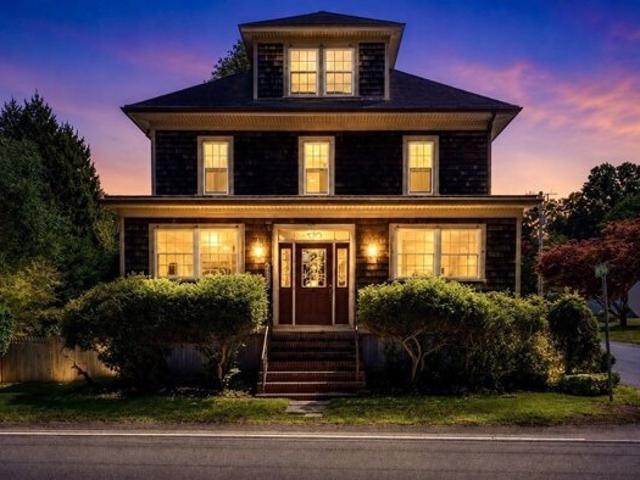 Slocum Rd, Dartmouth, Home For Sale