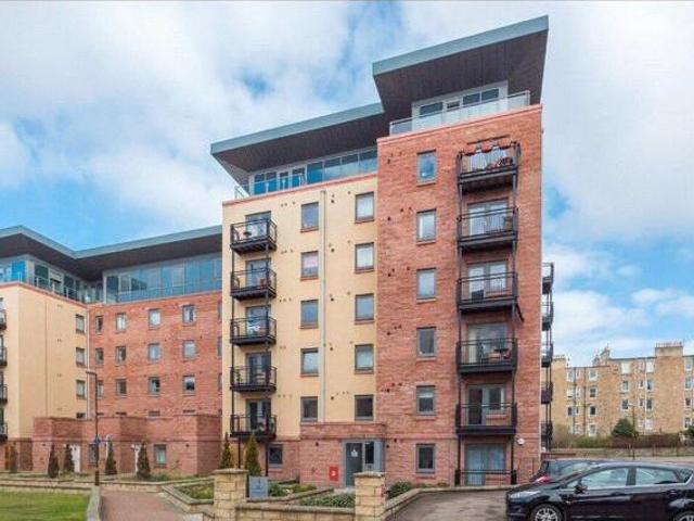 Slateford Gait, Edinburgh, 2 Bedroom Flat