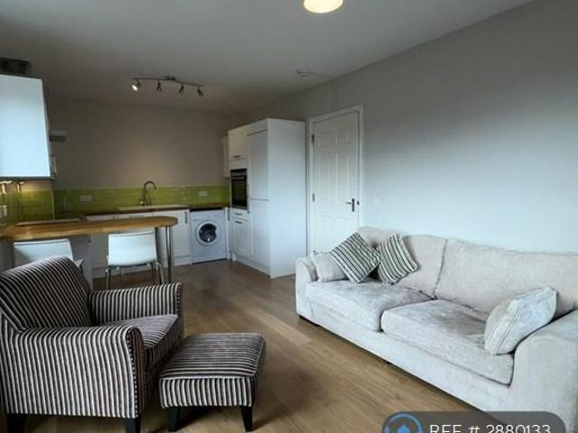 Slateford Gait, Edinburgh, EH11 2 bed flat to rent £1,595 pcm £368 pw