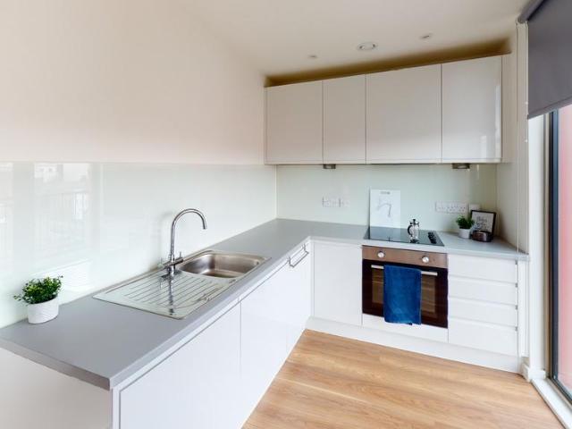 Slater Place, Liverpool L1 2 bed apartment to rent £1,050 pcm £242 pw