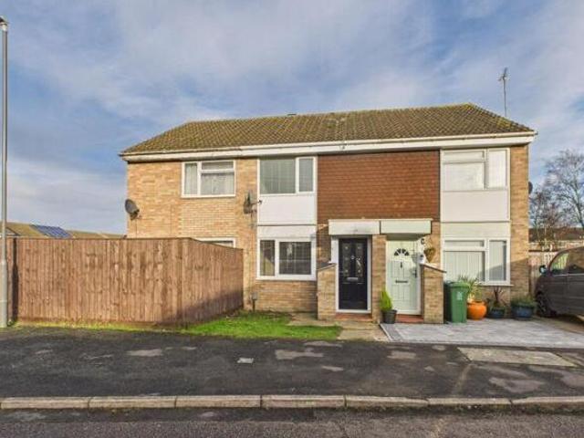 Slattenham Close, Aylesbury, 2 Bedroom Terraced