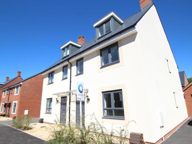 Slade Baker Way, Bristol BS16 4 bed semi detached house to rent £2,940 pcm £678 pw