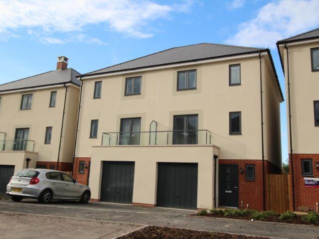Slade Baker Way, Bristol BS16 6 bed townhouse to rent £4,200 pcm £969 pw