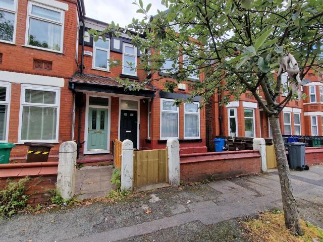 Slade Lane, Manchester 5 bed semi detached house to rent £3,142 pcm £725 pw