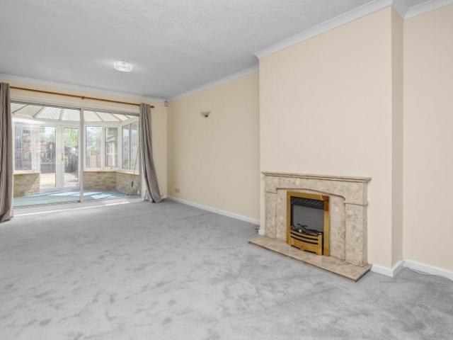 Slade Road, Didcot 3 bed detached house to rent £1,900 pcm £438 pw