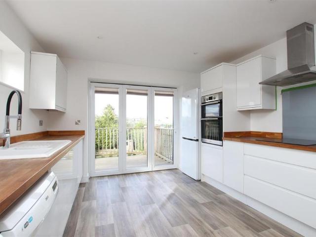 Sladebrook Road, Bath BA2 4 bed house to rent £2,300 pcm £531 pw