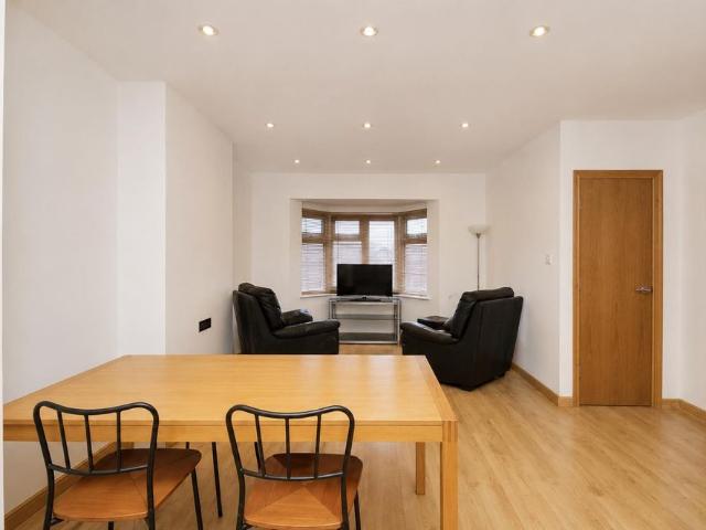 Slades Drive, Chislehurst BR7, London