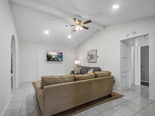 Modern Arlington home near the Parks Mall