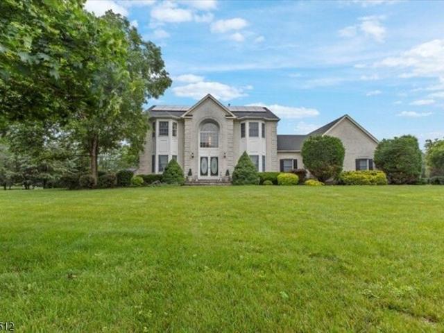 Sleepy Hollow Ln, Montgomery Twp, Home For Sale