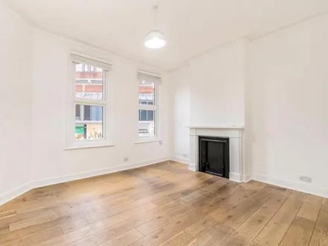 Slim Chickens, High Road, London, N22 6DT, United Kingdom | 3 bed apartment for rent #140801799 | Rentberry