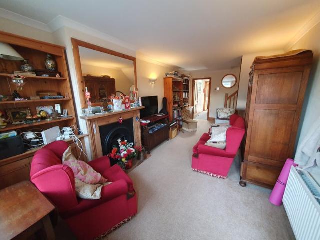 Small 2 bed house in quiet street