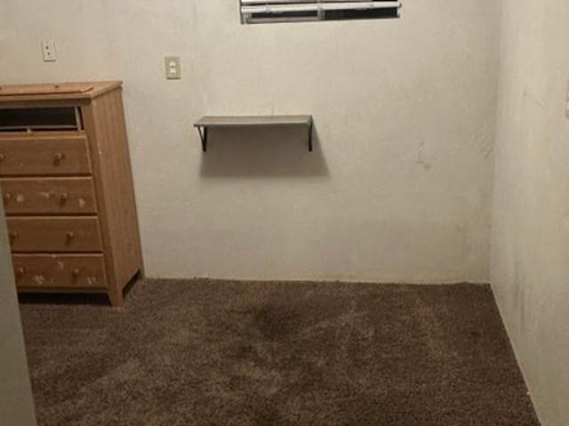 Small 3 bed 1 bath looking to fill out rooms