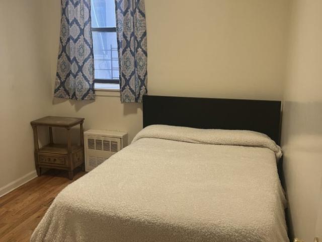 Small Unfurnished room for rent near J train