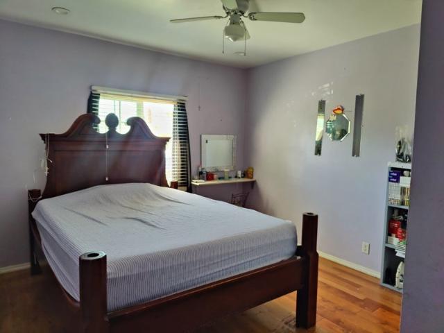 Small bdrm with share bathroom & all utilities