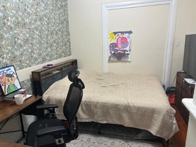 Small bedroom available in Park Slope