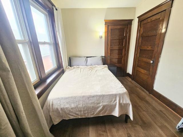 Small Bedroom Quiet Neighborhood $700 Utilities In