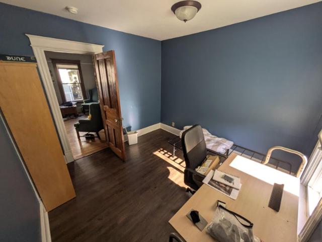 Small BR in charming flat, Atwood/Winnebago area