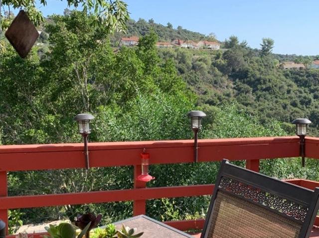 Small Cozy Furnished Room ready to be rented 6/26