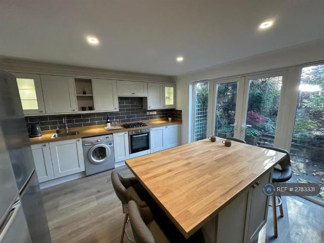 Small Lane, Bristol, BS16 6 bed terraced house to rent £3,500 pcm £808 pw